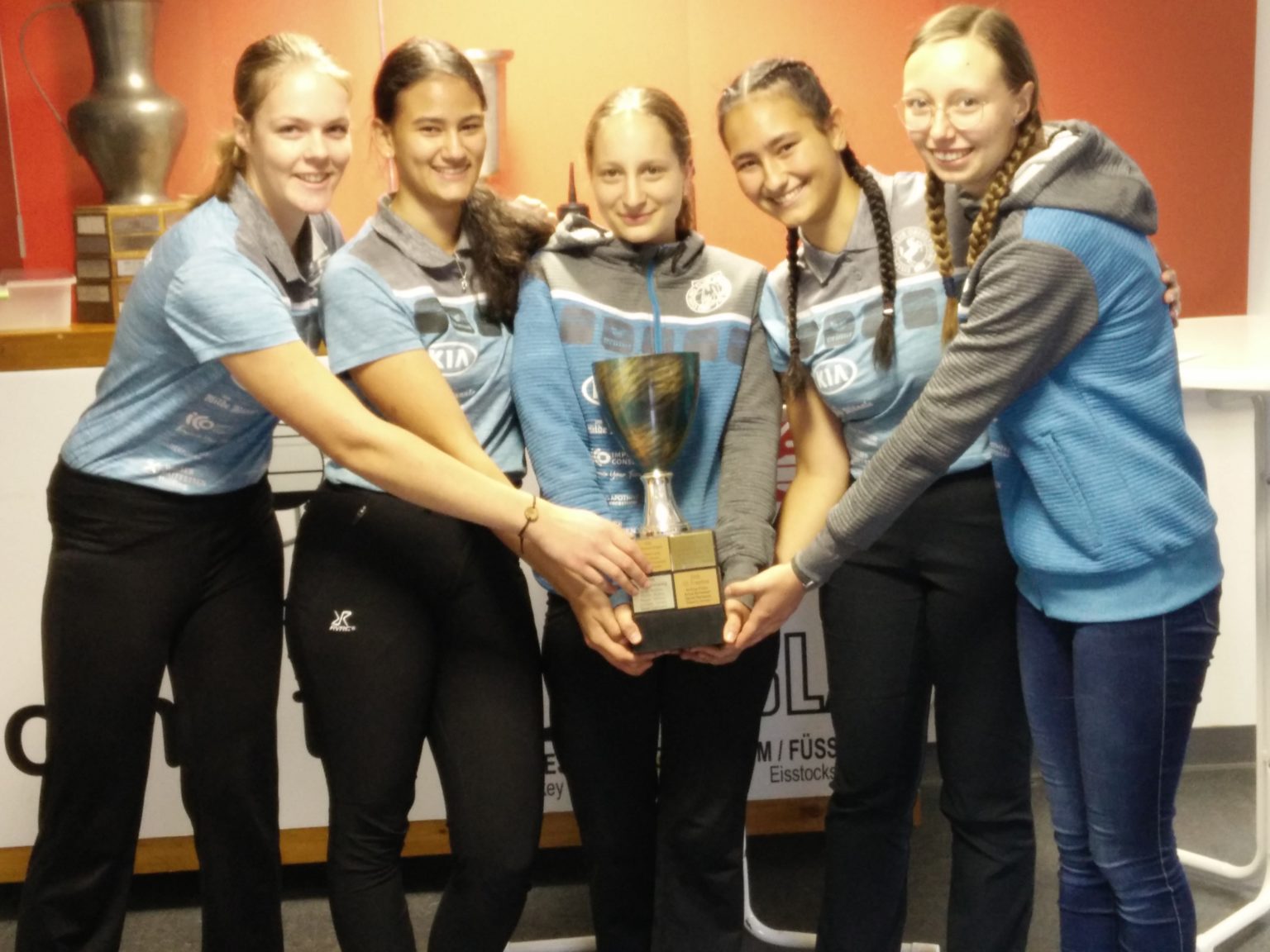 Juniorenteams starten europäische Serie | Curlingclub Konstanz